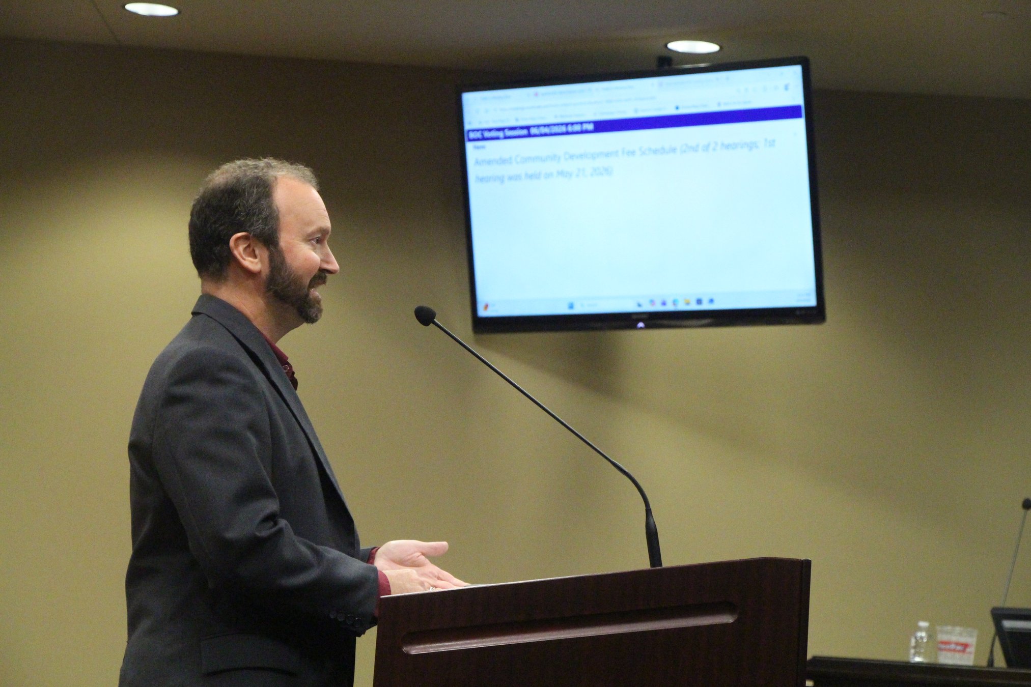 Dawson County commissioners table vote on business license fees. What’s ...